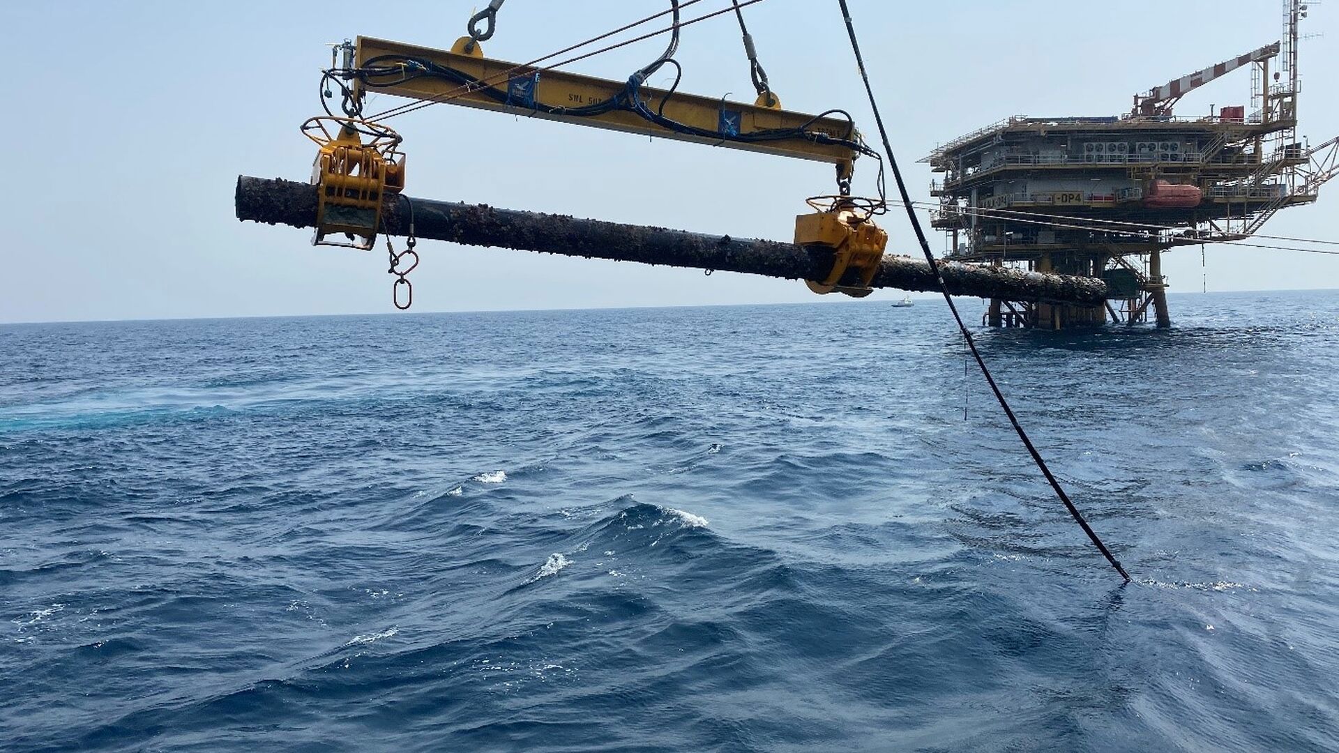 Subsea infrastructure removal