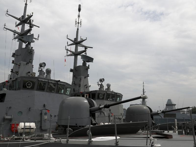 Naval lightweight fenders | Yokohama fenders | Fendercare